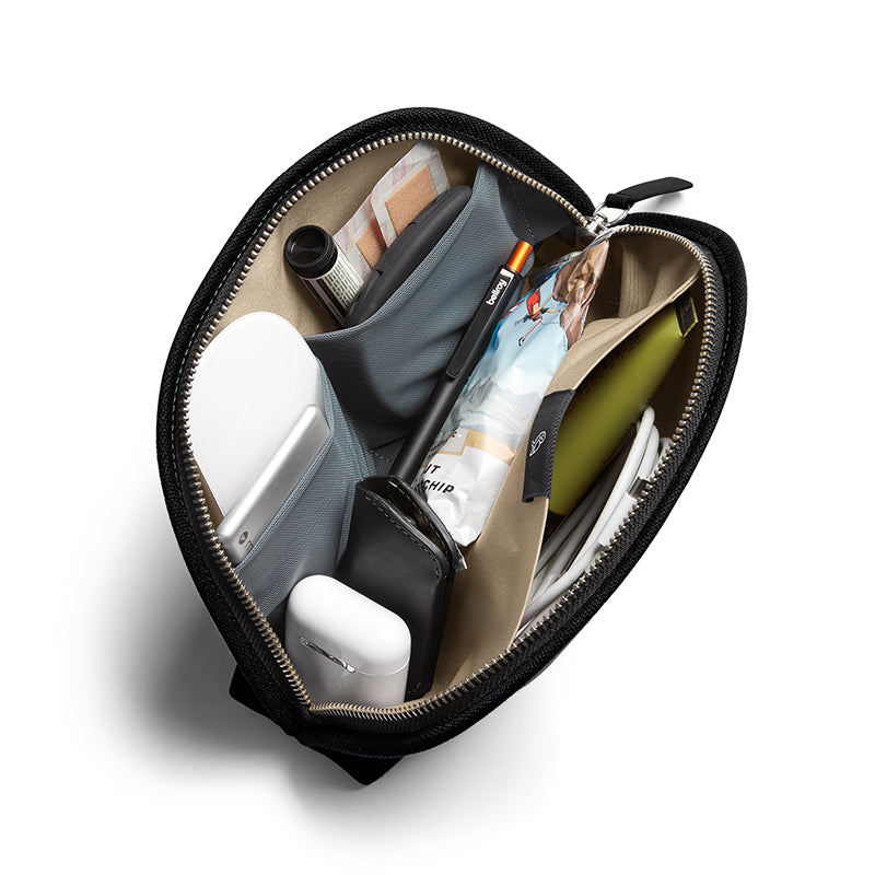 Classic Pouch Melbourne Black — Cities Online Store