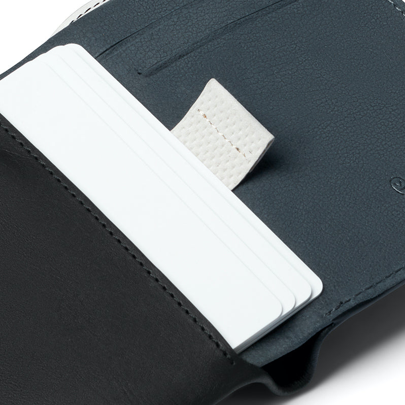 Note Sleeve Premium Edition Black